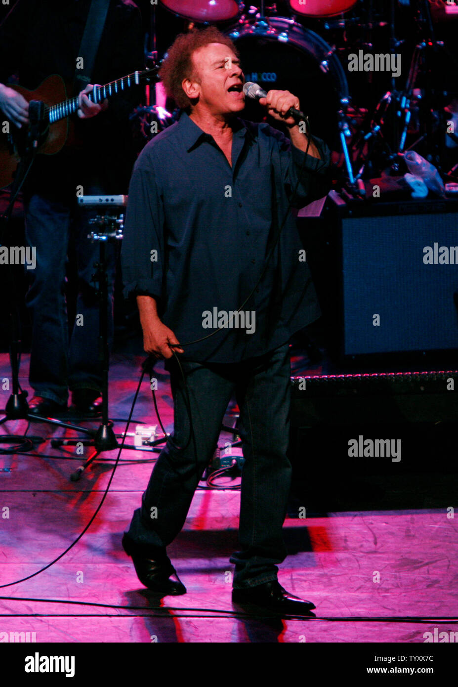 Art garfunkel performs concert hi-res stock photography and images - Alamy