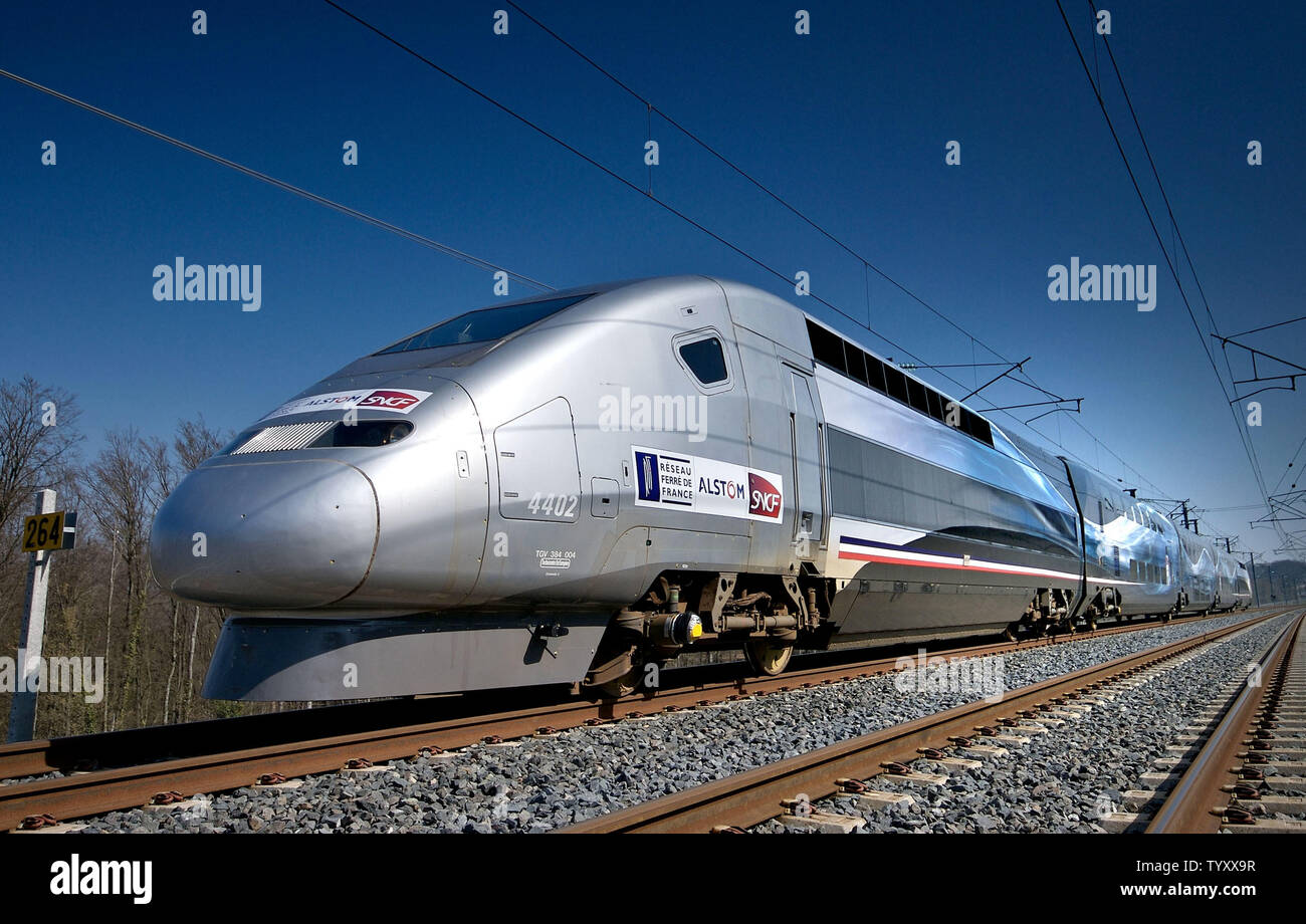 France's V150 TGV fast train sets the new world speed record for a ...