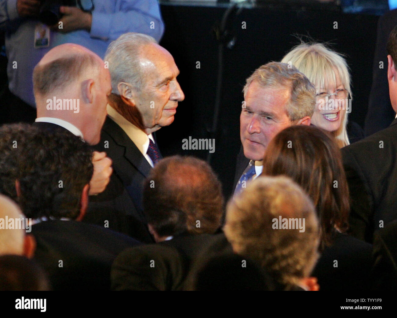 U.S. President George W. Bush and Israeli President Shimon Peres arrive ...