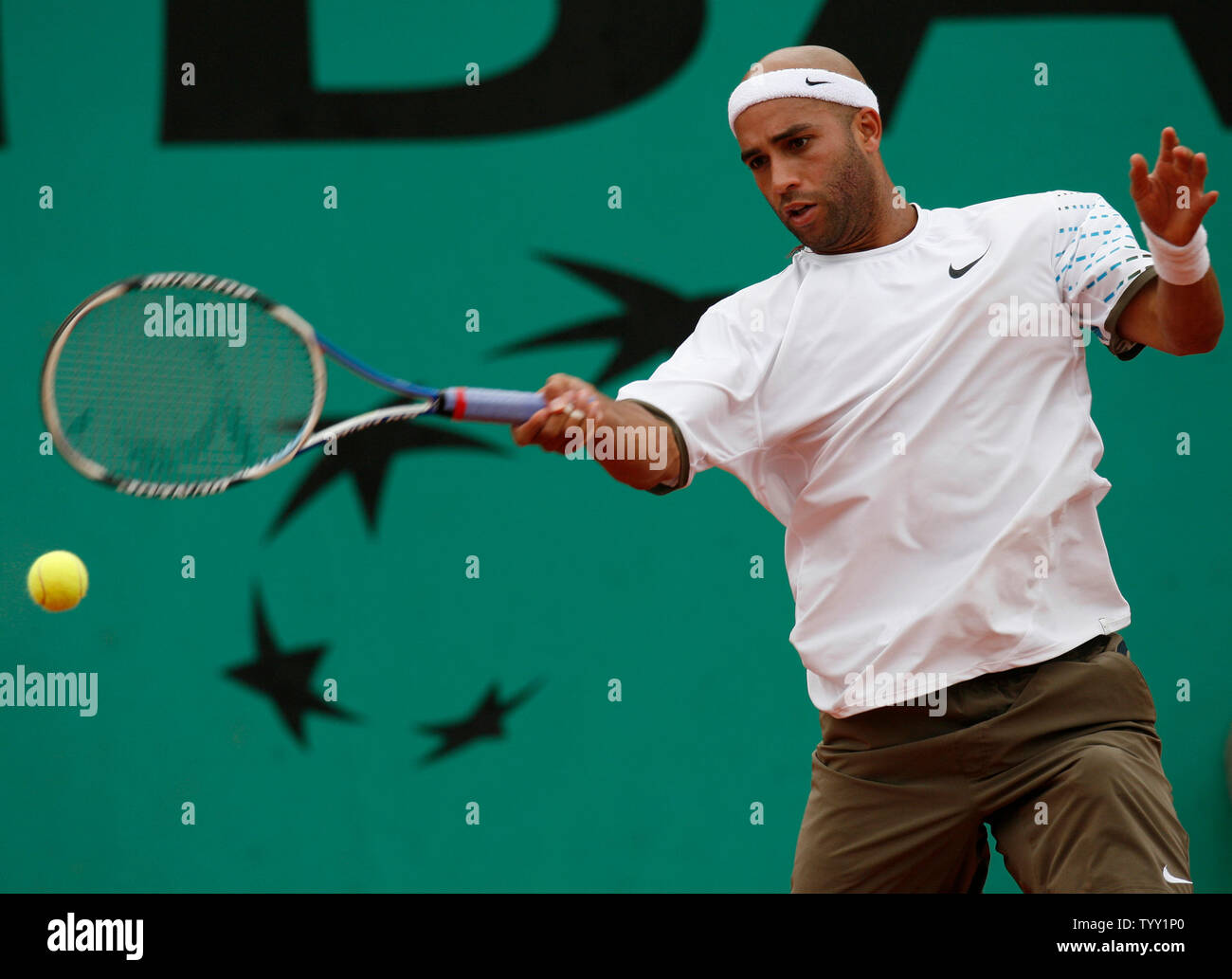 James blake paris hi-res stock photography and images - Alamy