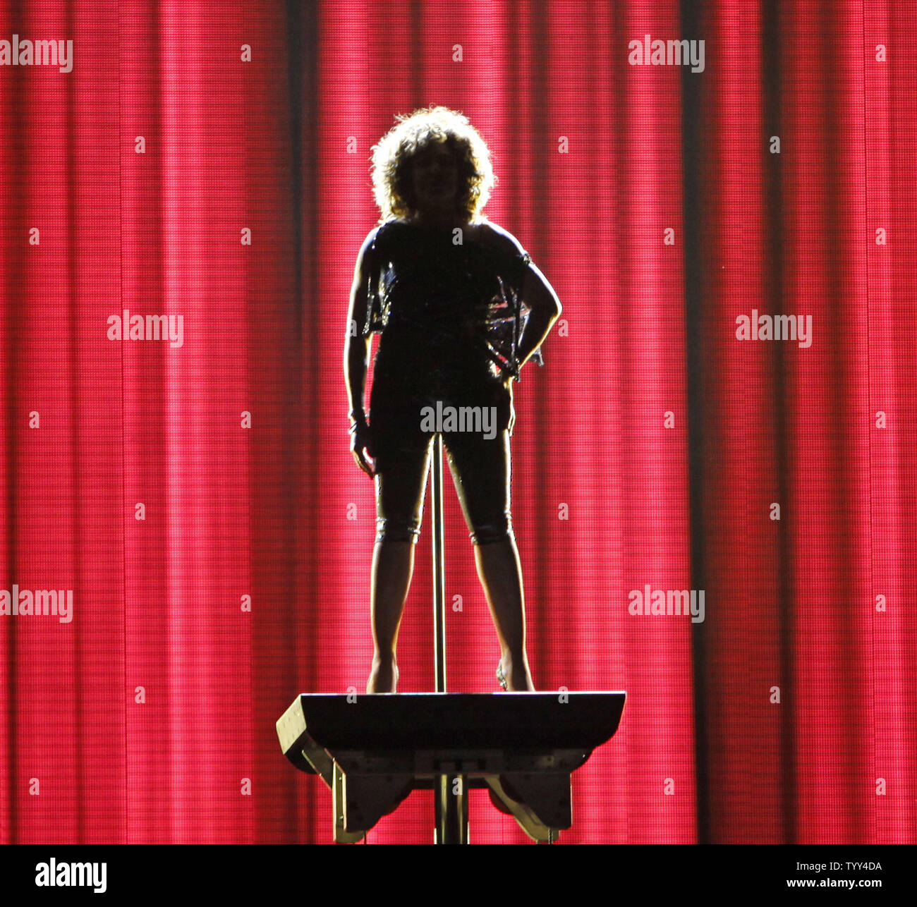 Tina turner singer in concert hi-res stock photography and images - Alamy