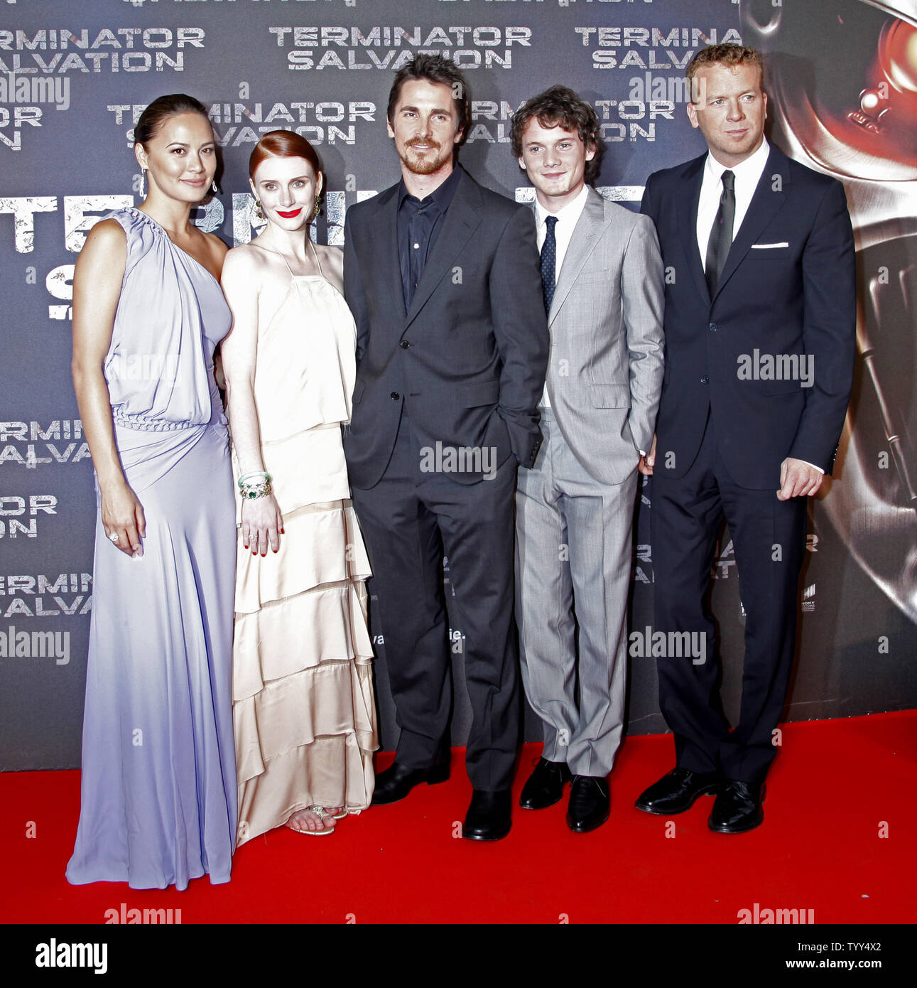 (From L to R) Actresses Moon Bloodgood, Bryce Dallas Howard, actors ...