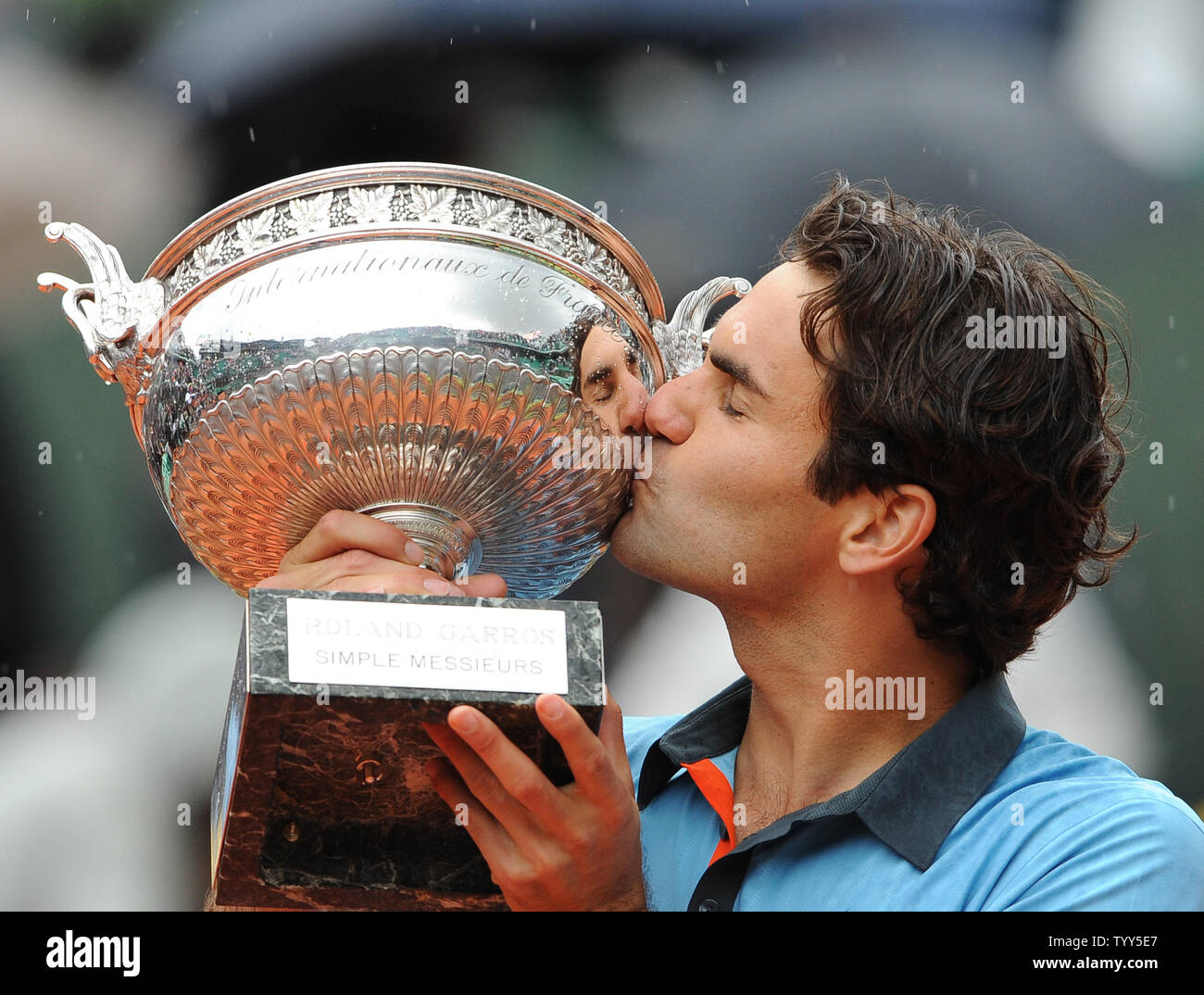Roger federer french open trophy hi-res stock photography and images ...