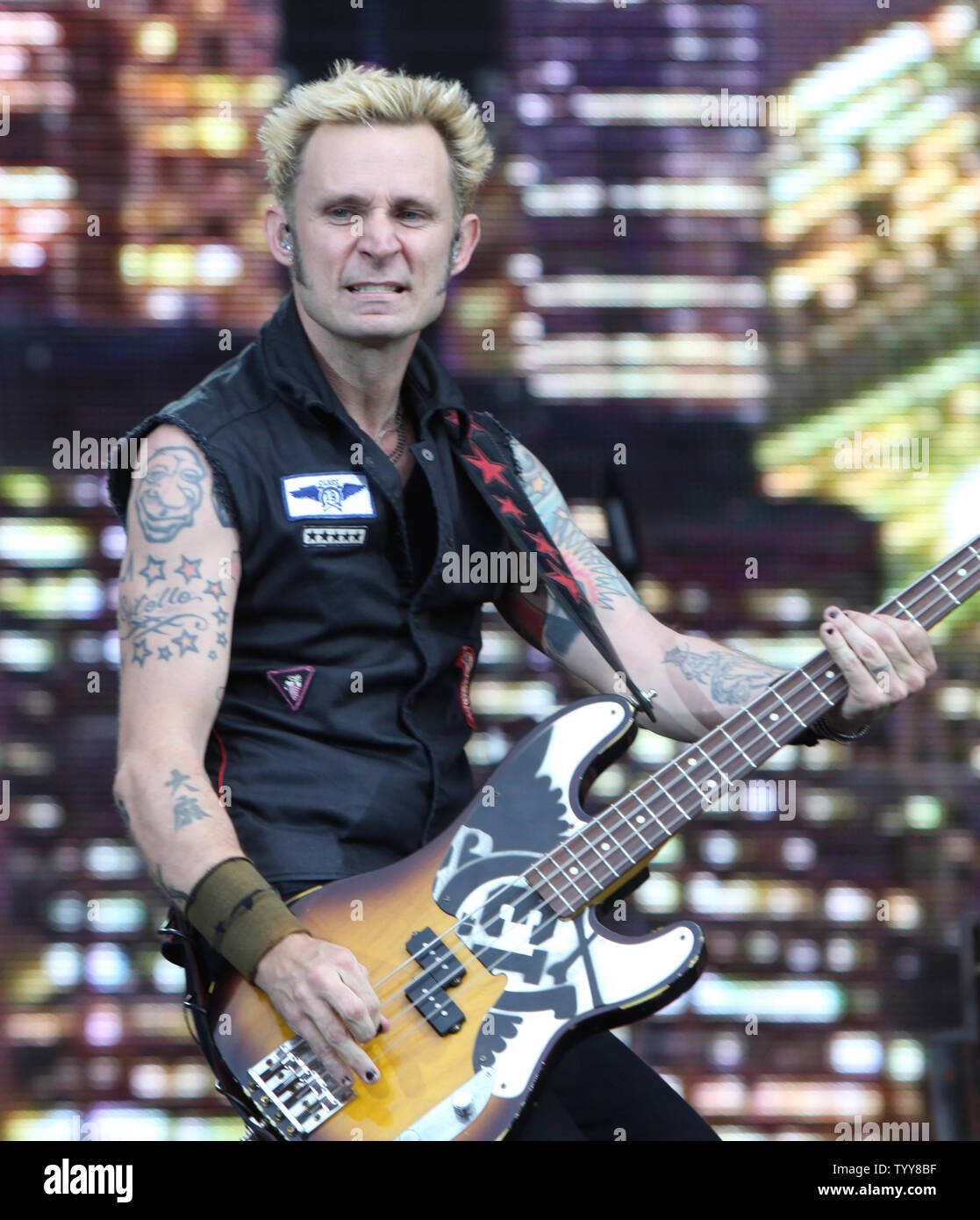 Mike dirnt bassist hi-res stock photography and images - Alamy