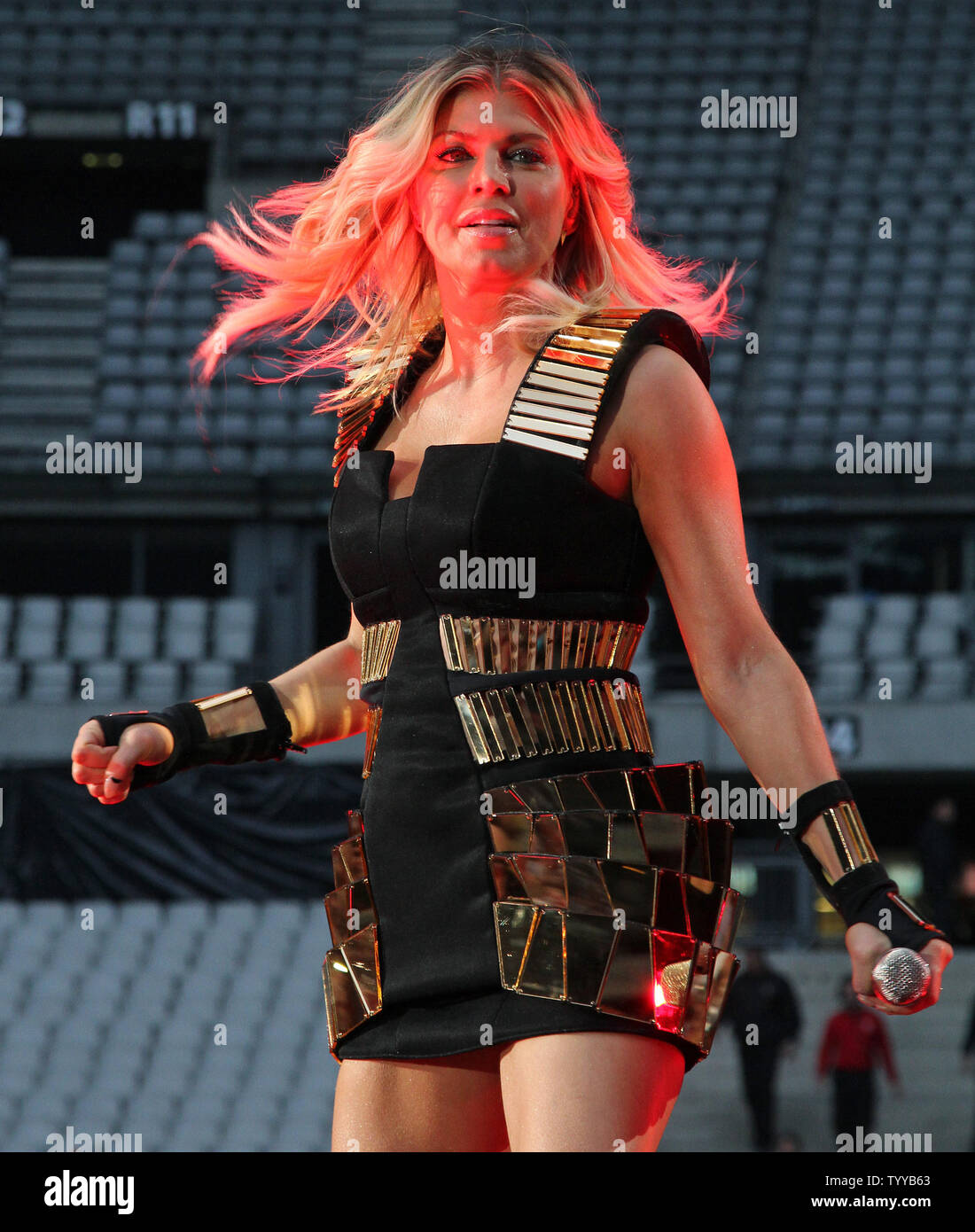 Fergie de black eyed peas hi-res stock photography and images - Alamy