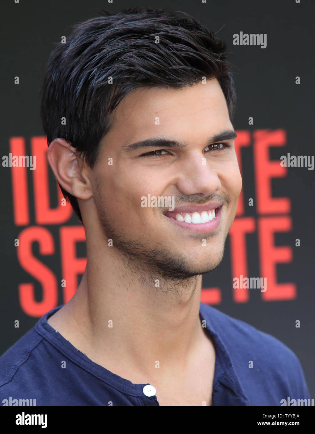 Taylor Lautner Photoshoot Abduction