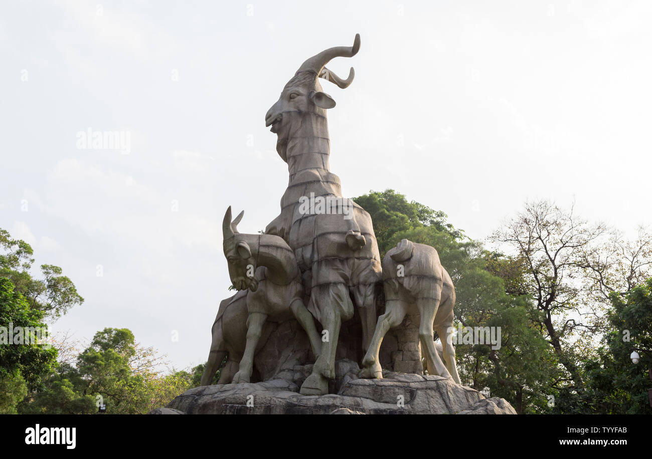 Sheep statues hi-res stock photography and images - Alamy