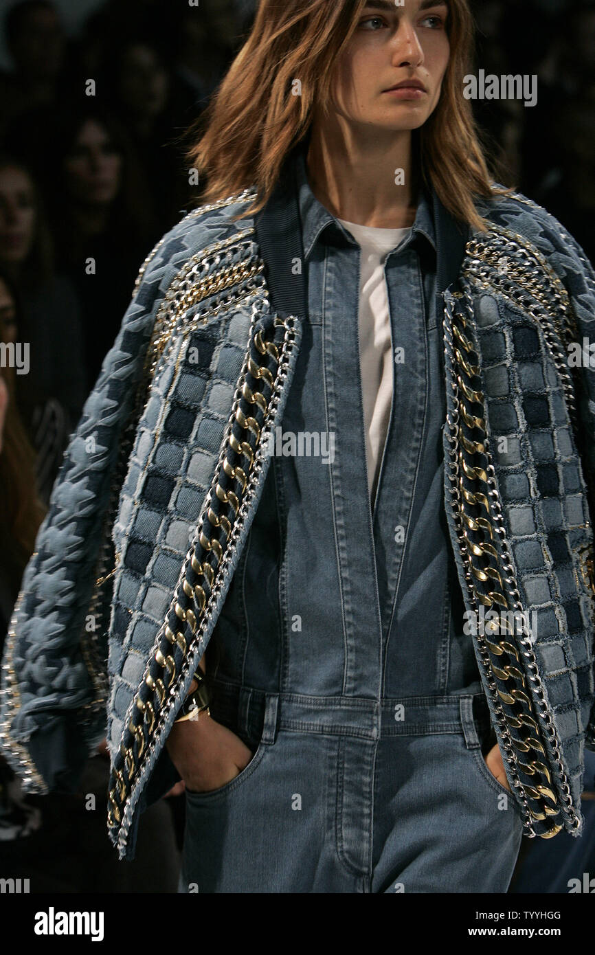 Couture balmain hi-res stock photography and images - Alamy