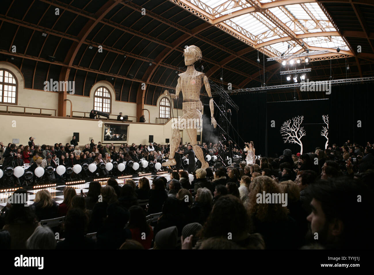 The giant mannequin hi-res stock photography and images - Alamy