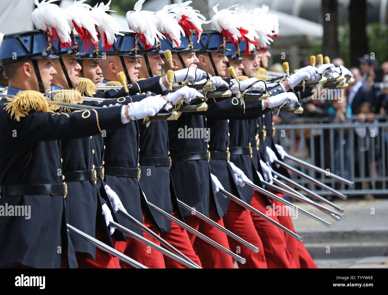 French soldiers march during the annual Bastille Day military parade ...