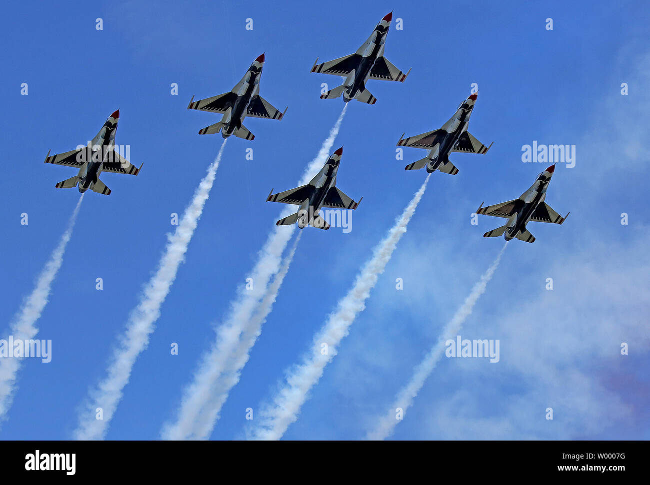 U.S. Air Force F-16 Thunderbirds participate in the annual Bastille Day ...
