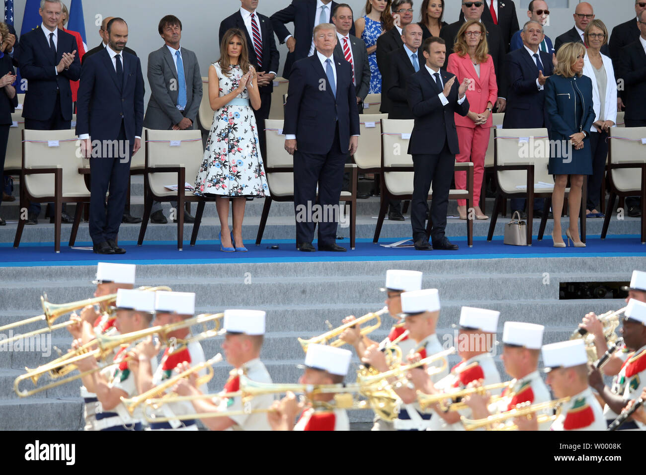 French President Emmanuel Macron (R) and U.S. President Donald Trump ...