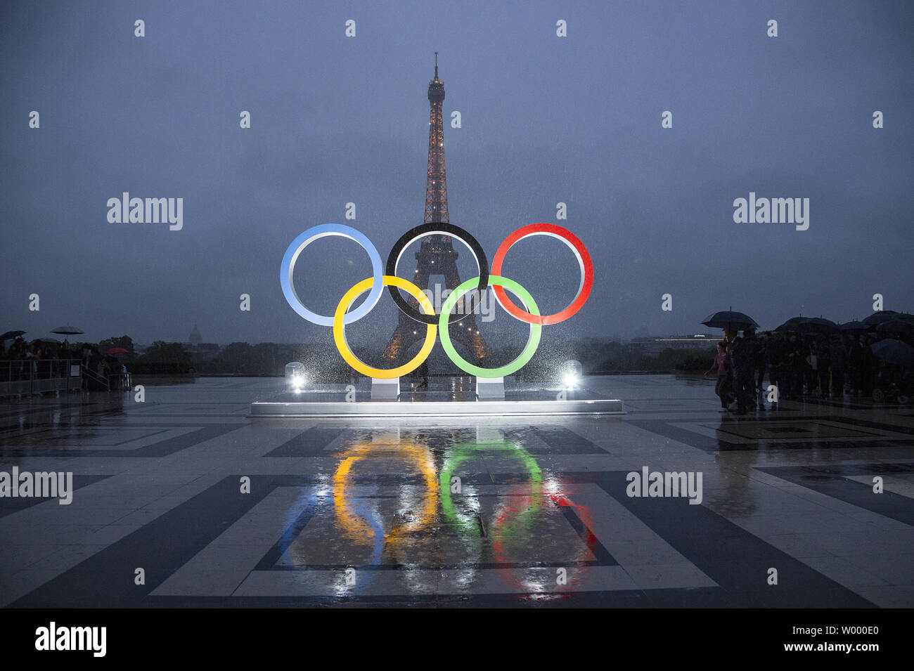 The Olympic rings are unveiled on the Trocadero square opposite the ...