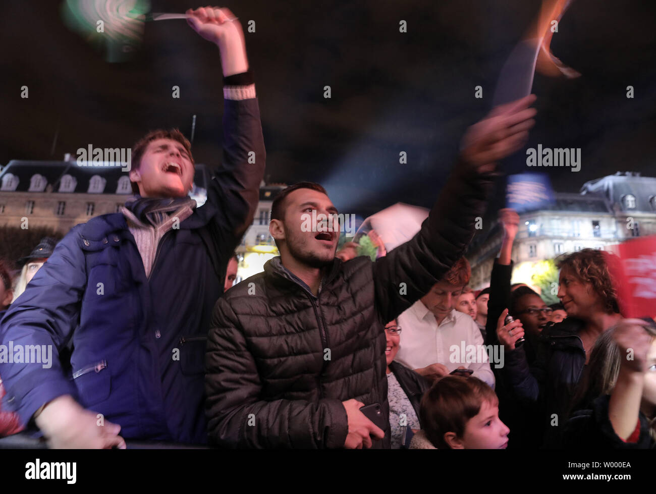 Parisians celebrate the French capital's win of its Olympic bid for ...