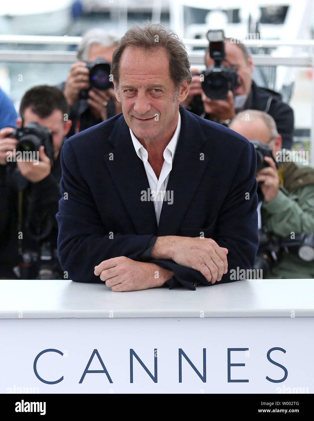 Vincent Lindon arrives at a photocall for the film "In War (En Guerre ...