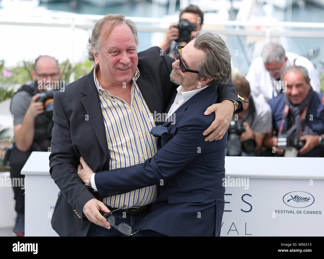 Douglas Urbanski (L) and Gary Oldman arrive for the "Rendez-Vous with ...