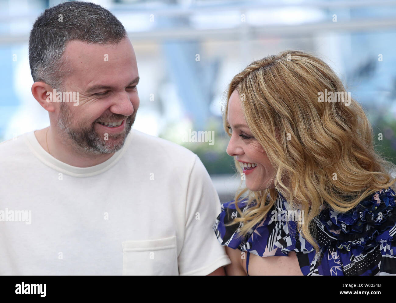 Yann Gonzalez (L) and Vanessa Paradis arrive at a photocall for the ...