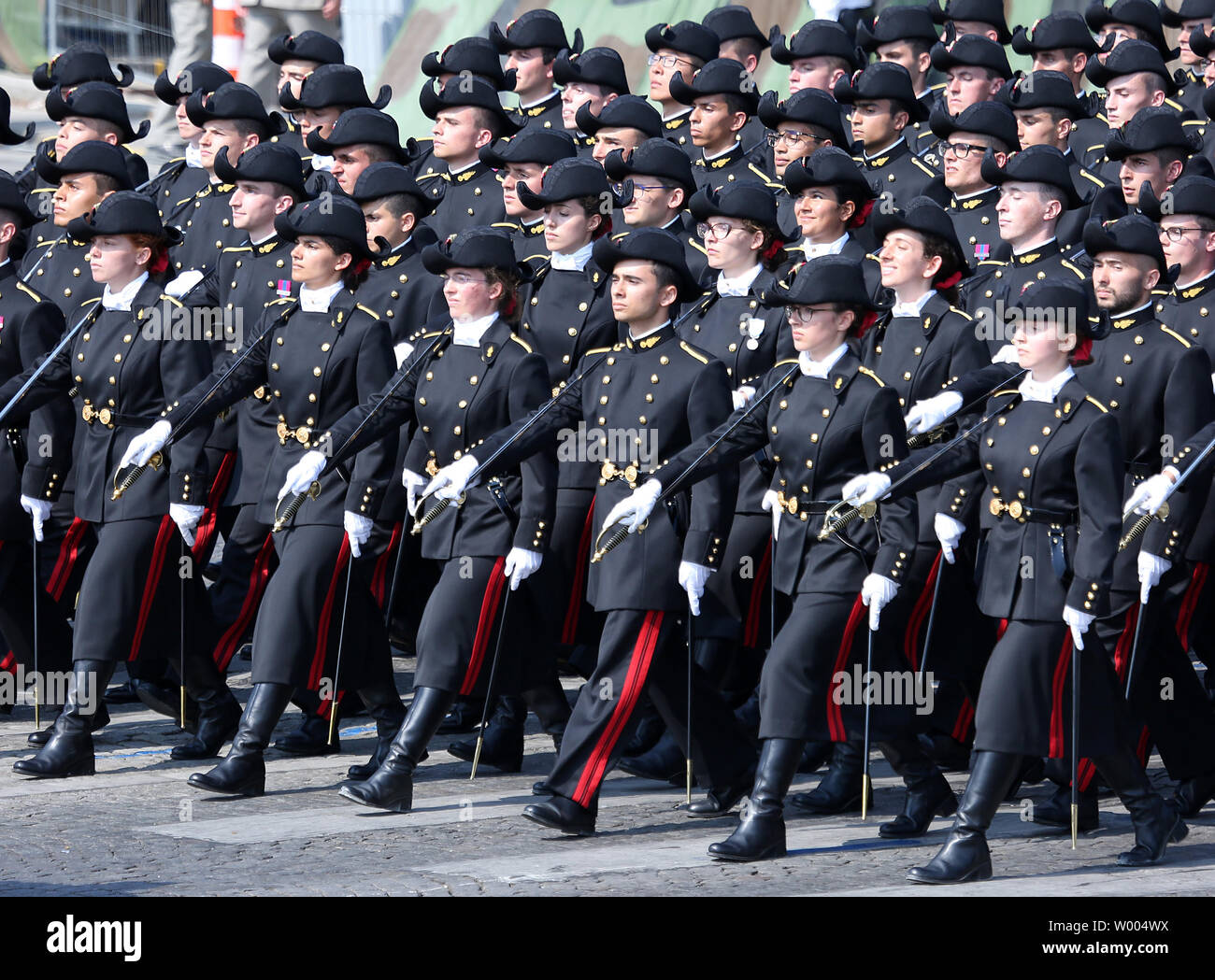 French soldiers march during the annual Bastille Day military parade ...