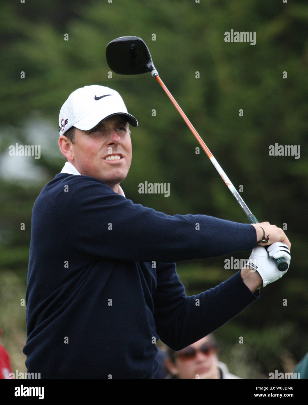 Justin Leonard tees off on the 13th hole in the second round of the U.S ...
