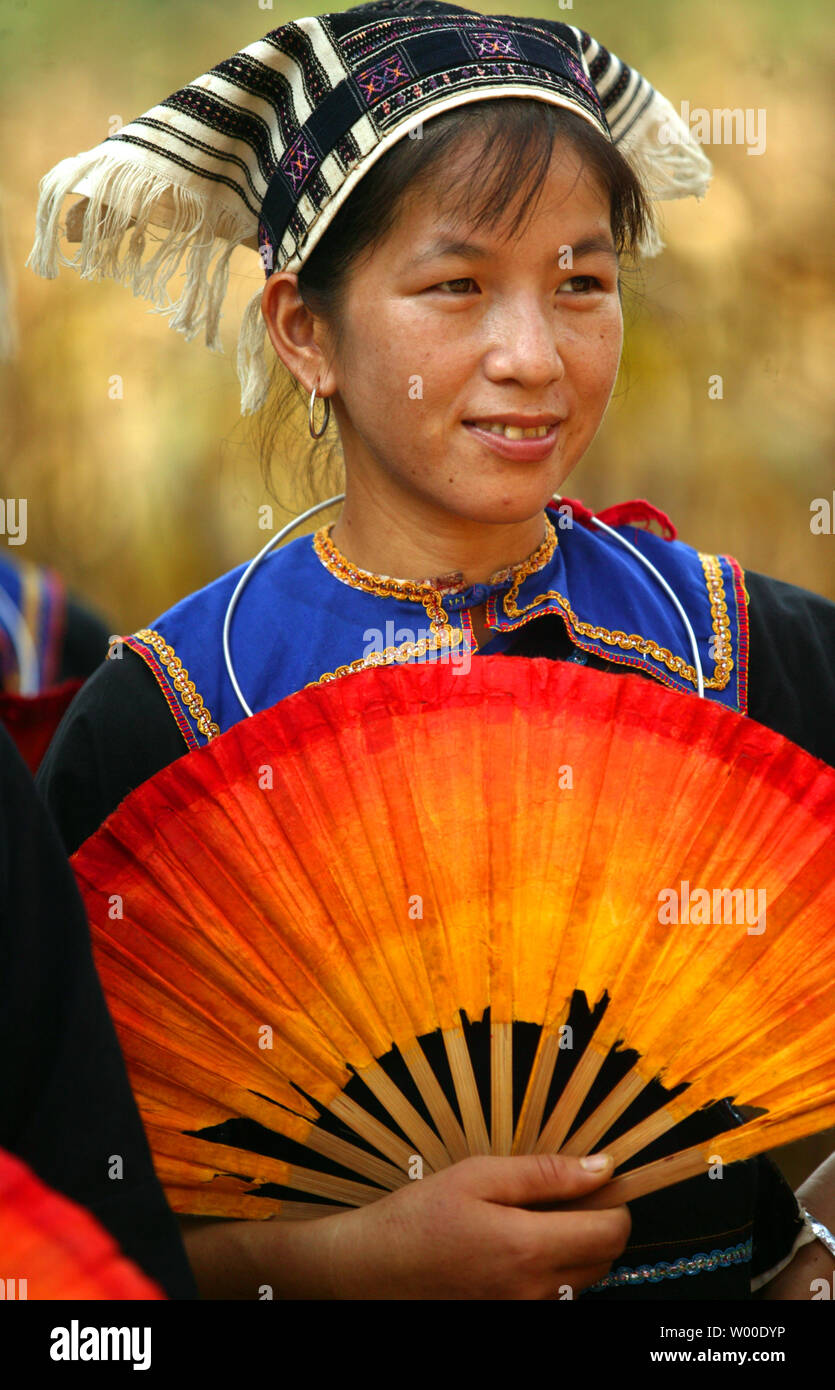 National minorities china hi-res stock photography and images - Alamy