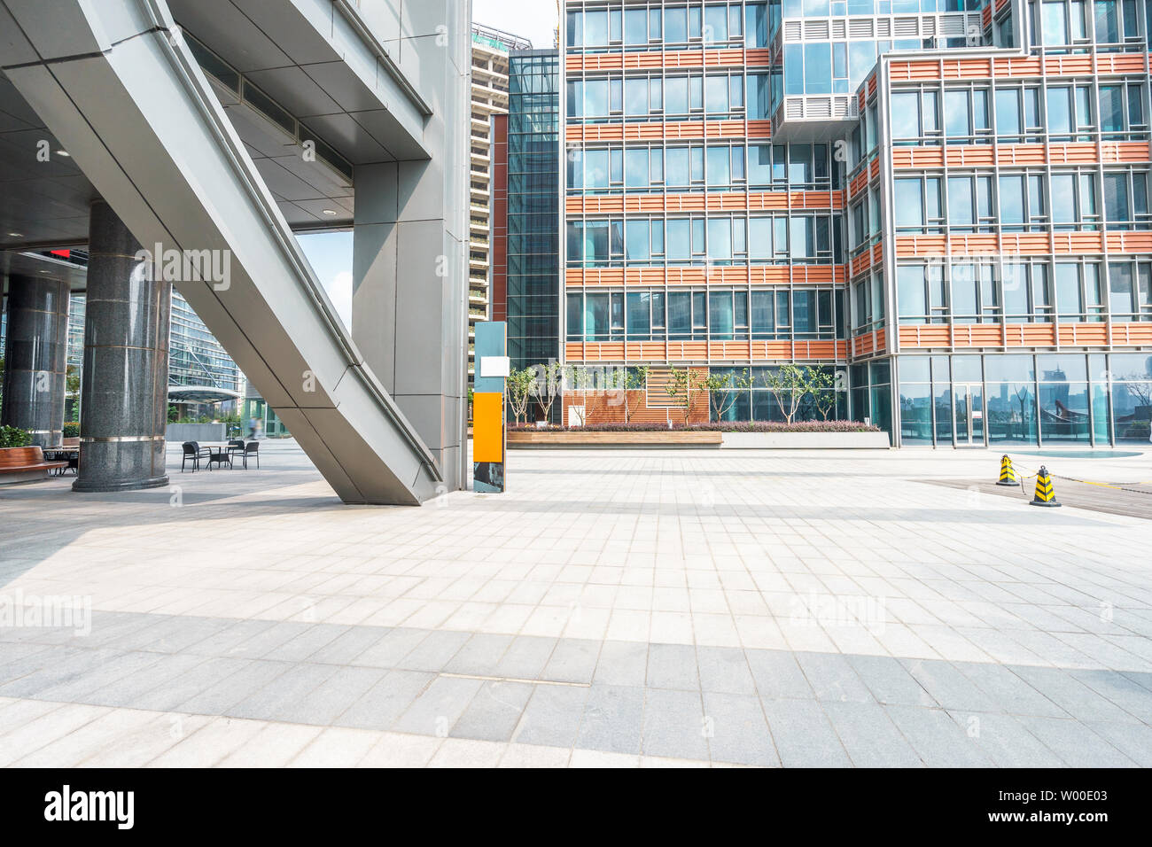 Empty city streets glass facade hi-res stock photography and images - Alamy