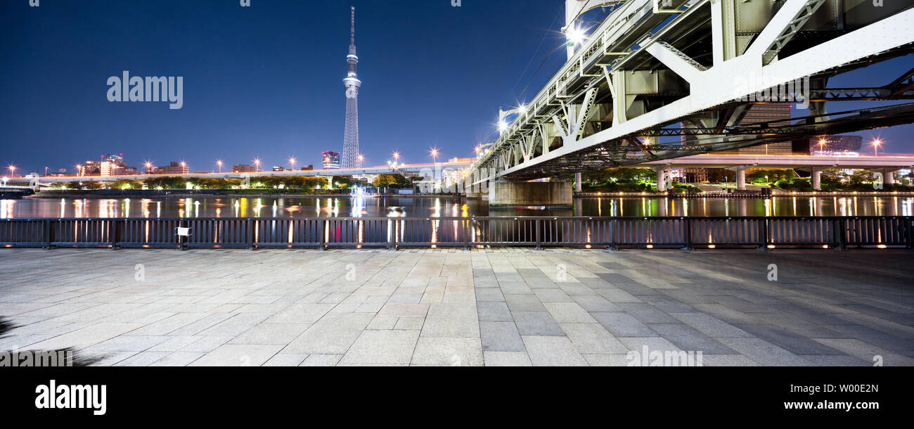 empty floor with cityscape of tokyo at night Stock Photo - Alamy
