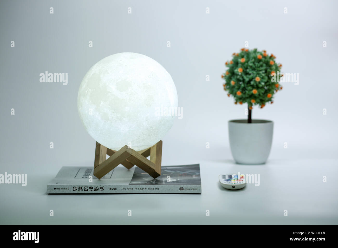 Earth lamp hi-res stock photography and images - Alamy