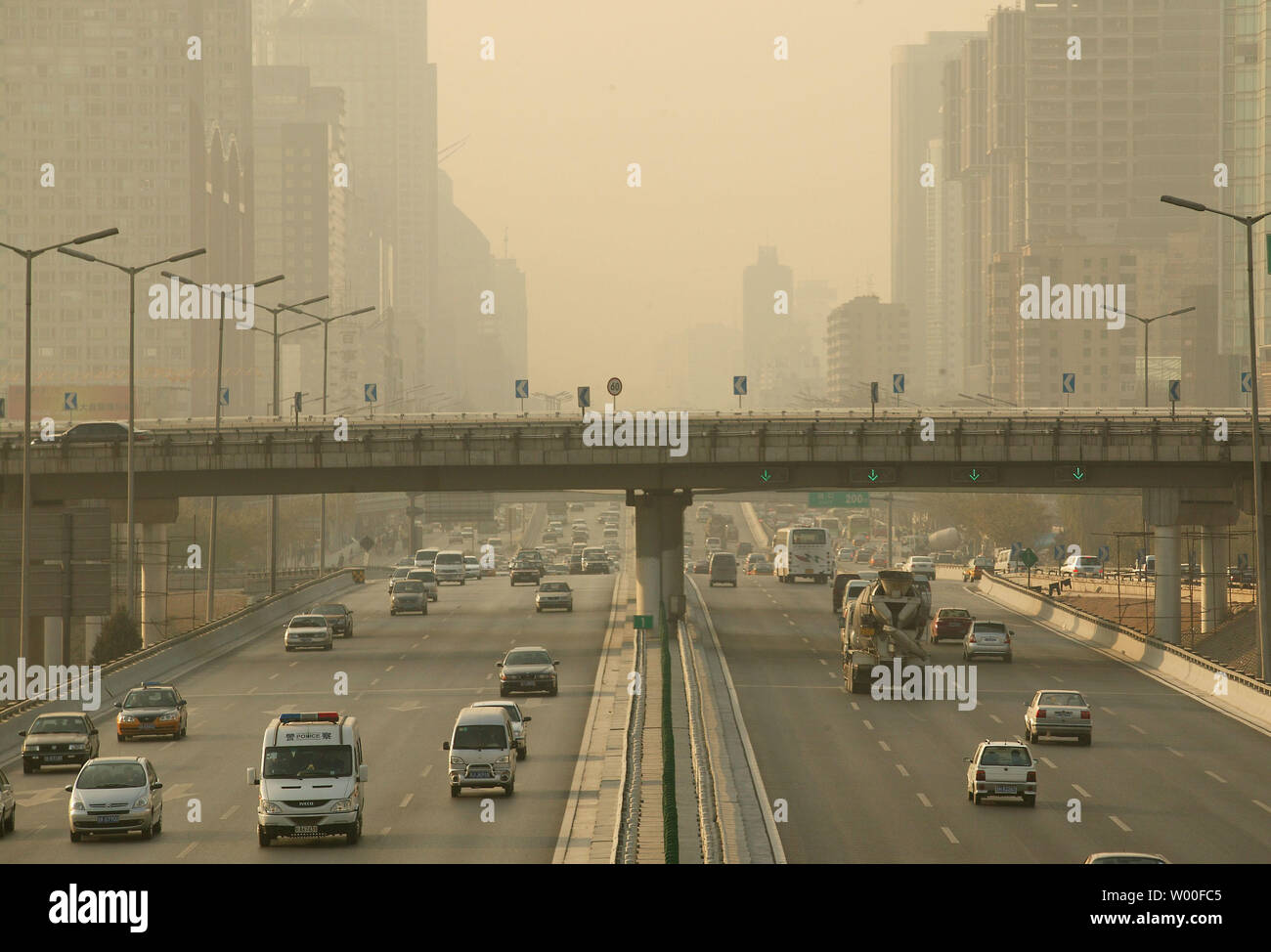 Major expressway hi-res stock photography and images - Alamy