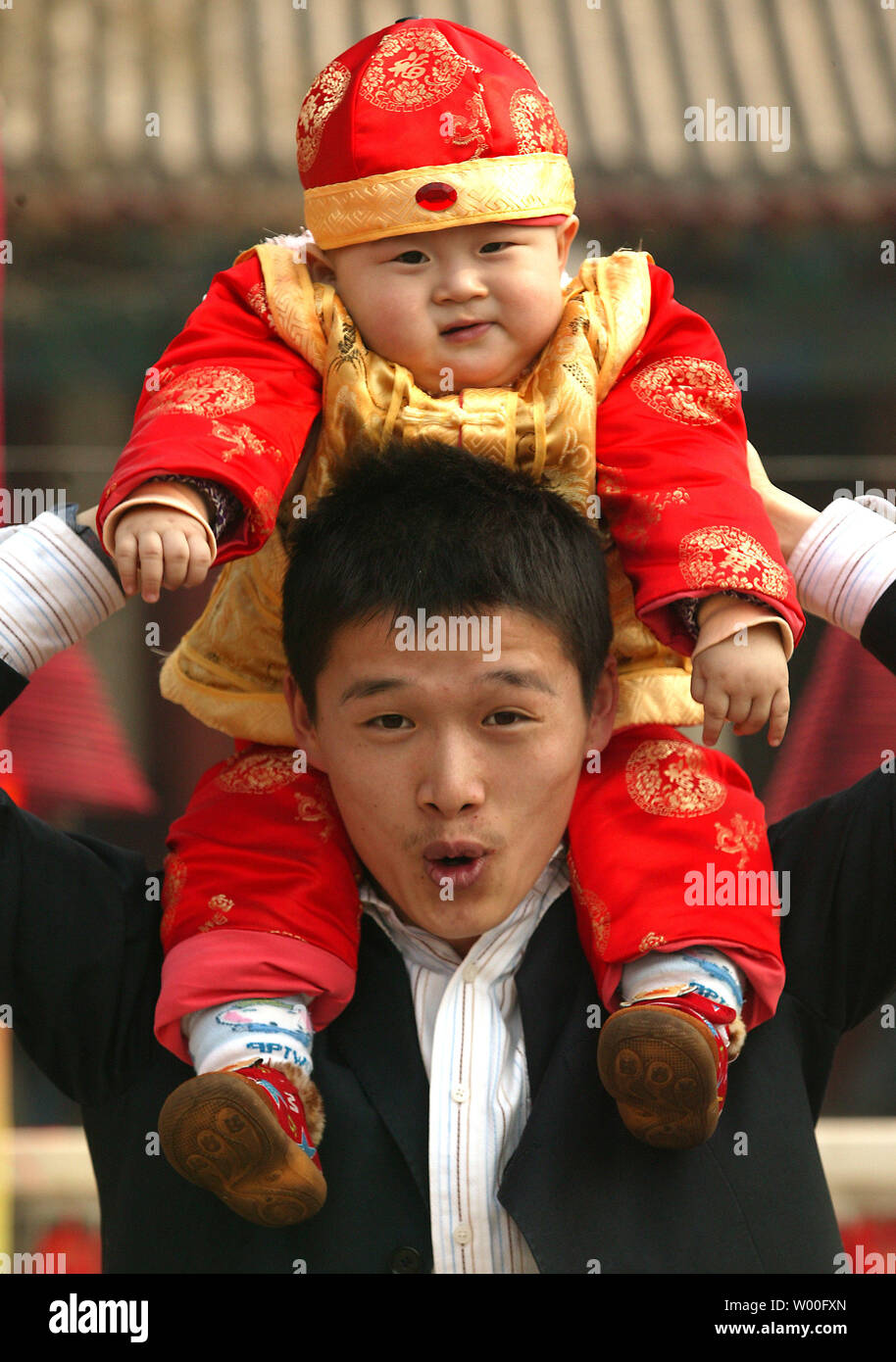 Father son visiting temple hi-res stock photography and images - Alamy