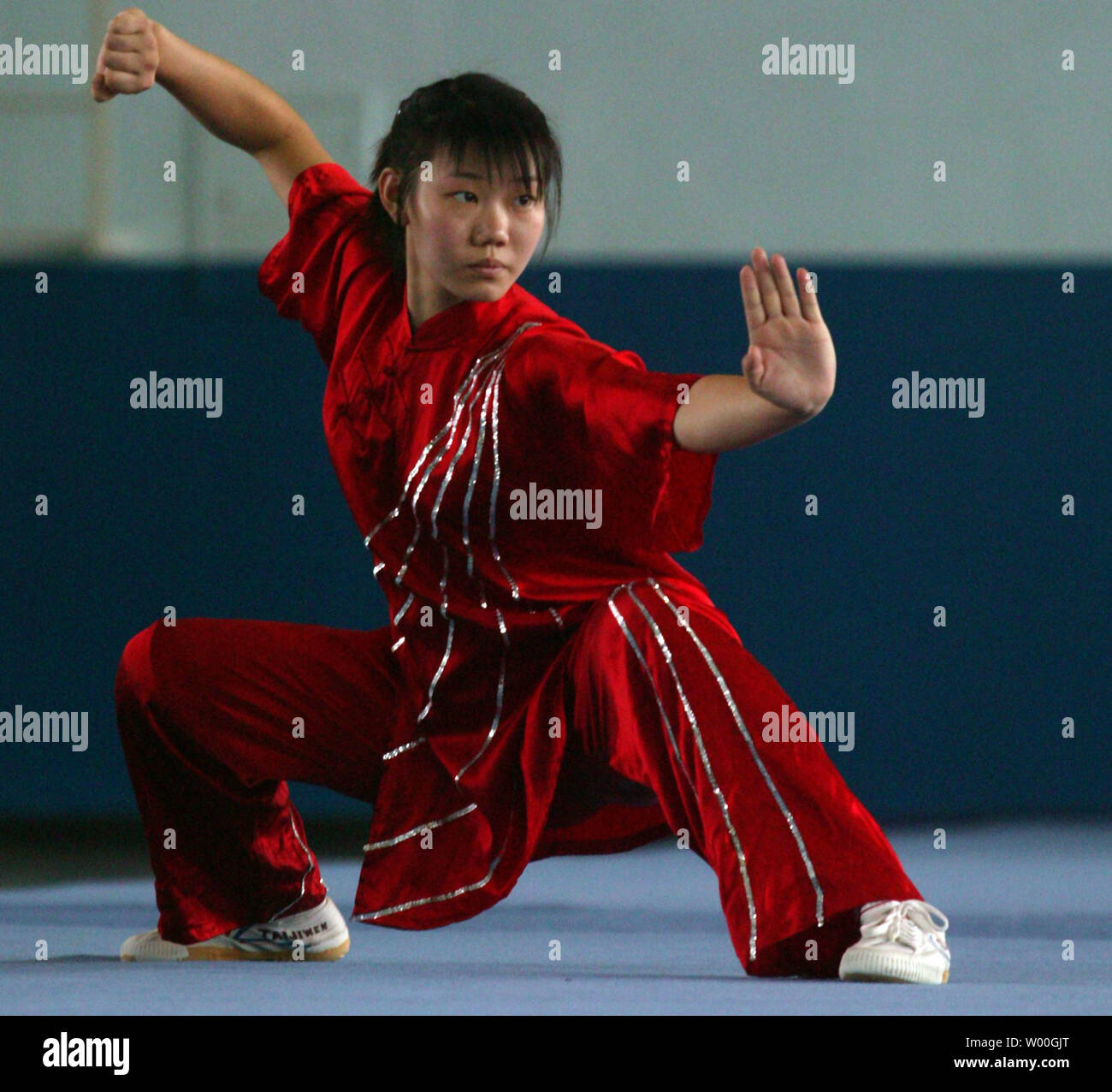 Chinese athletes perform martial art routines for visiting U.S Olympic ...