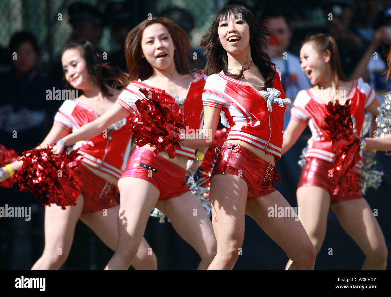 Chinese cheerleaders baseball hi-res stock photography and images - Alamy