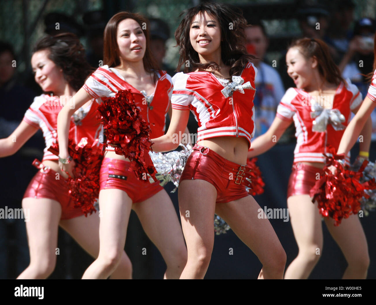 Chinese cheerleaders baseball hi-res stock photography and images - Alamy
