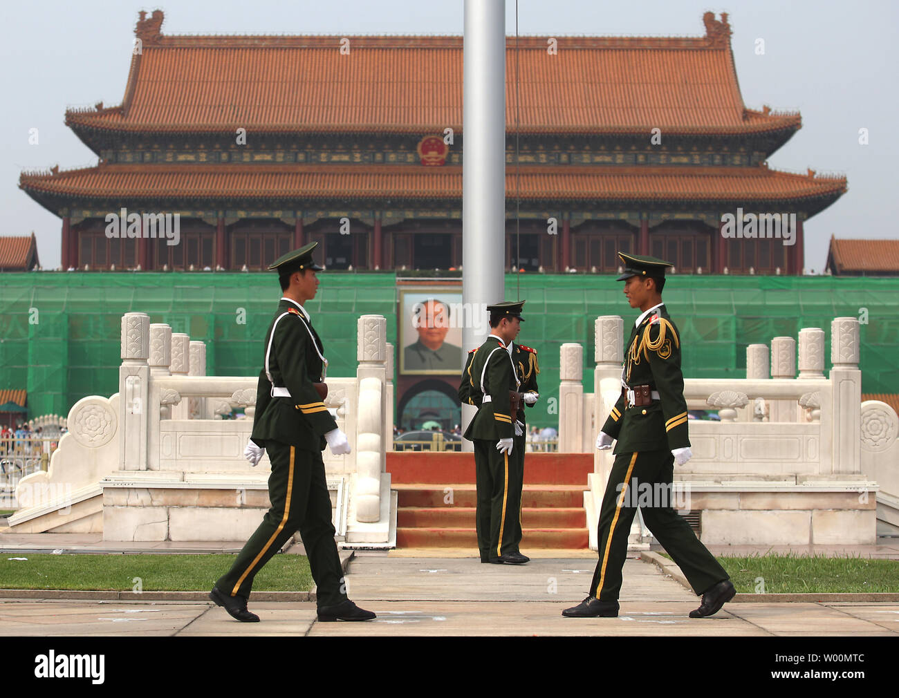 Chinese army parade front hi-res stock photography and images - Alamy