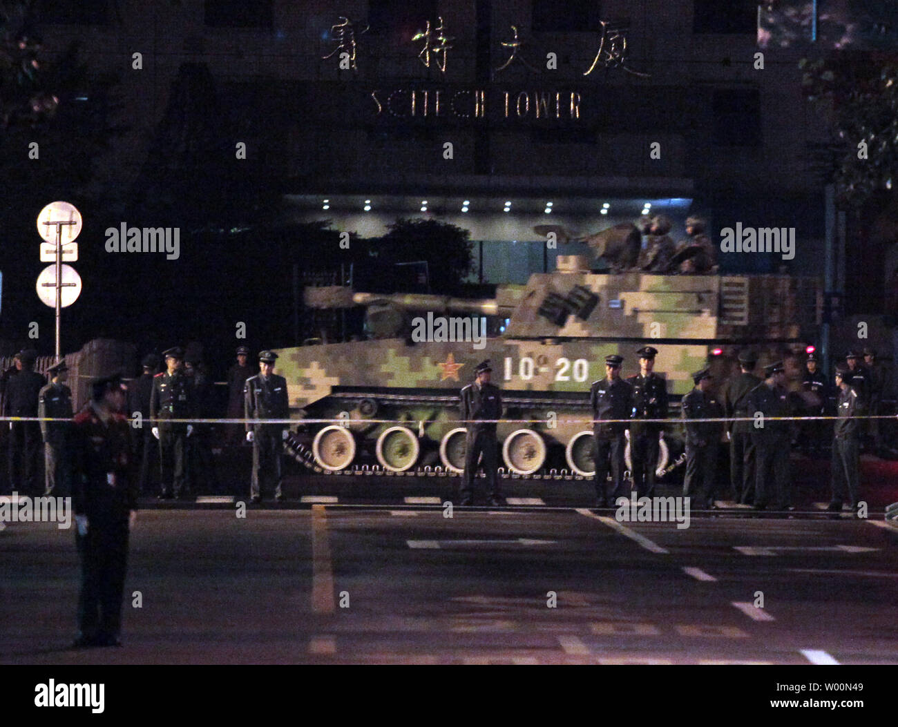 Hundreds of Chinese military vehicles, including tanks and missile ...