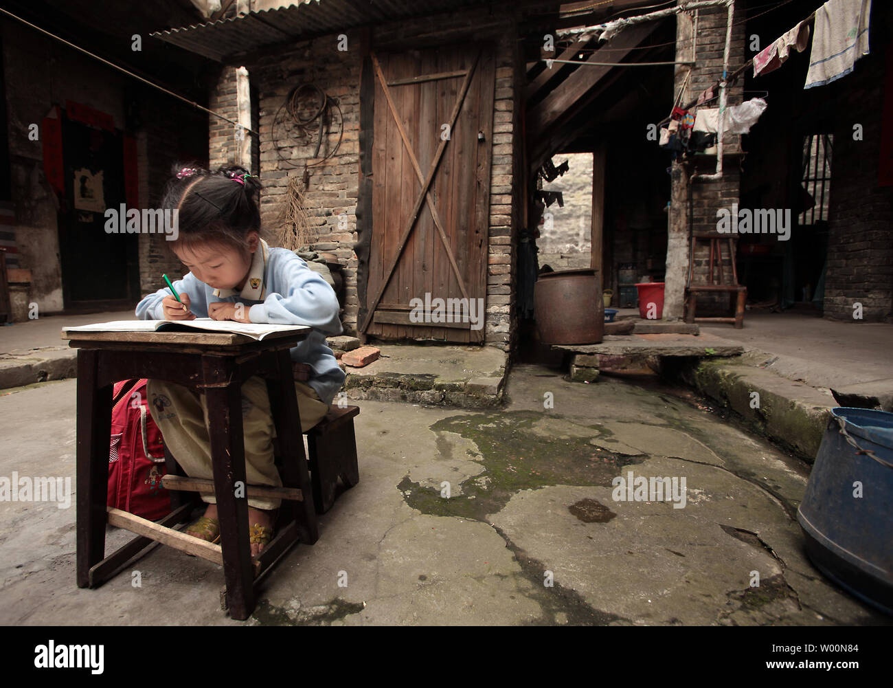 Hongjiang ancient city hunan province hi-res stock photography and ...