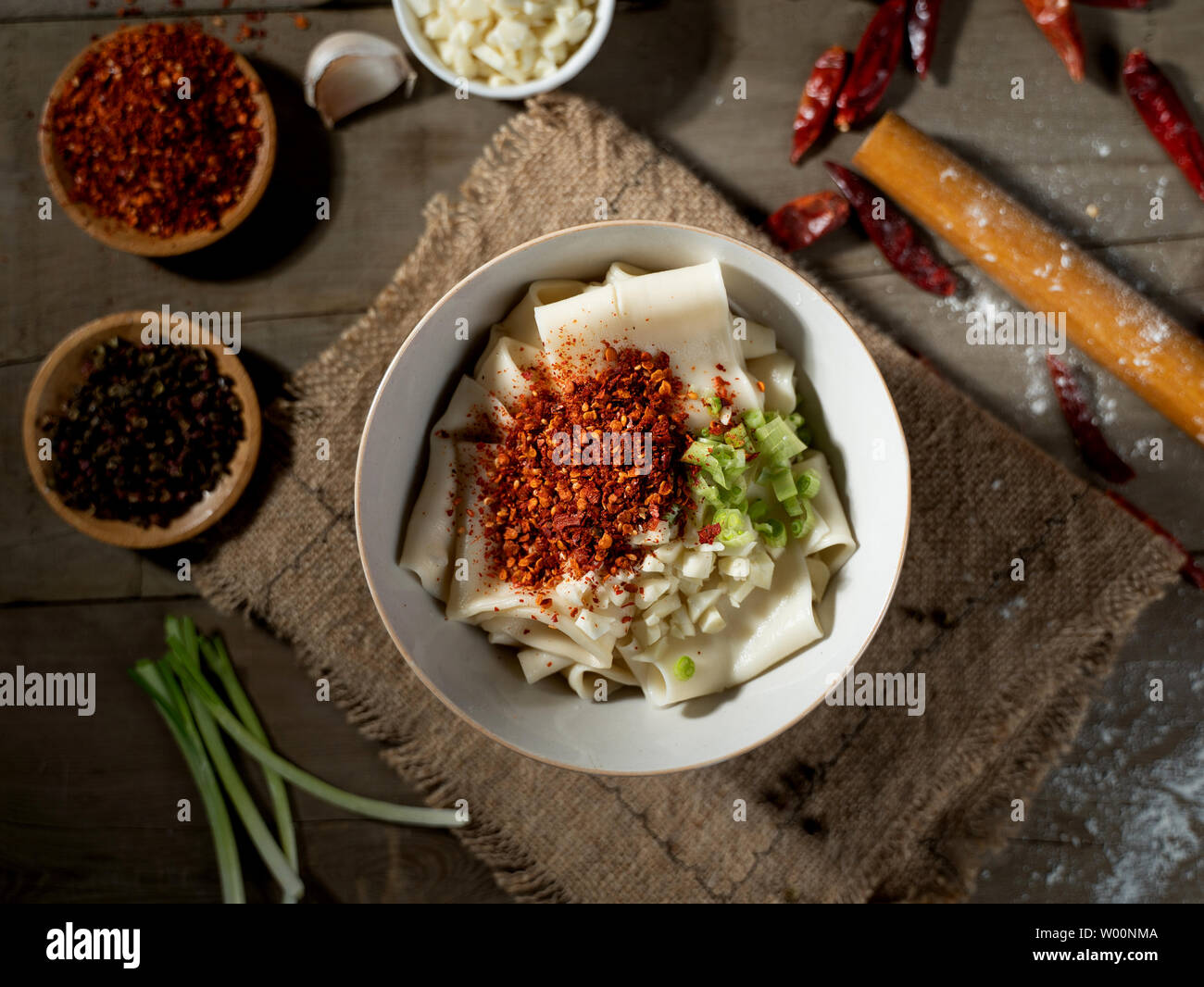 Oil splashed noodles hi-res stock photography and images - Alamy