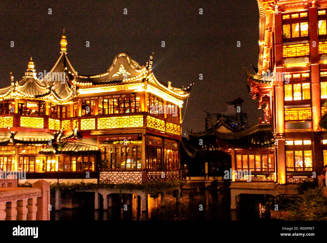 Yuyuan garden night hi-res stock photography and images - Alamy