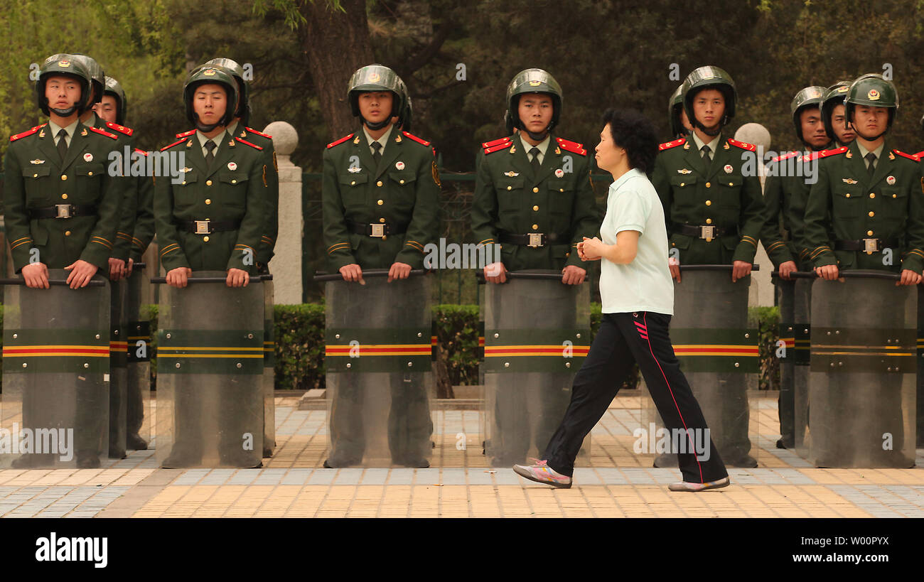 Riot gates hi-res stock photography and images - Alamy