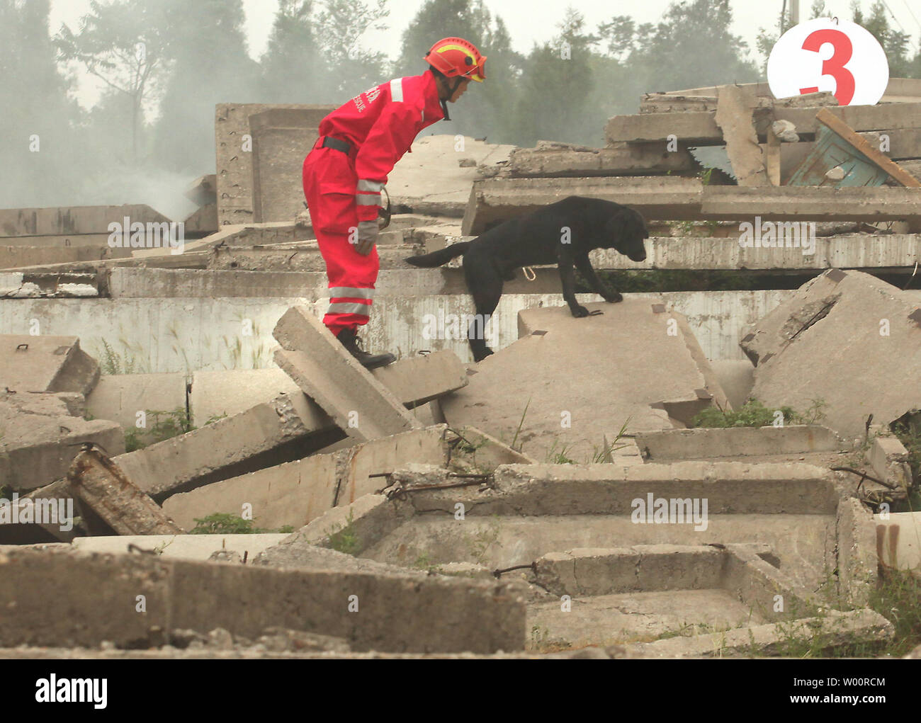 China's International Search and Rescue unit from the Engineering ...