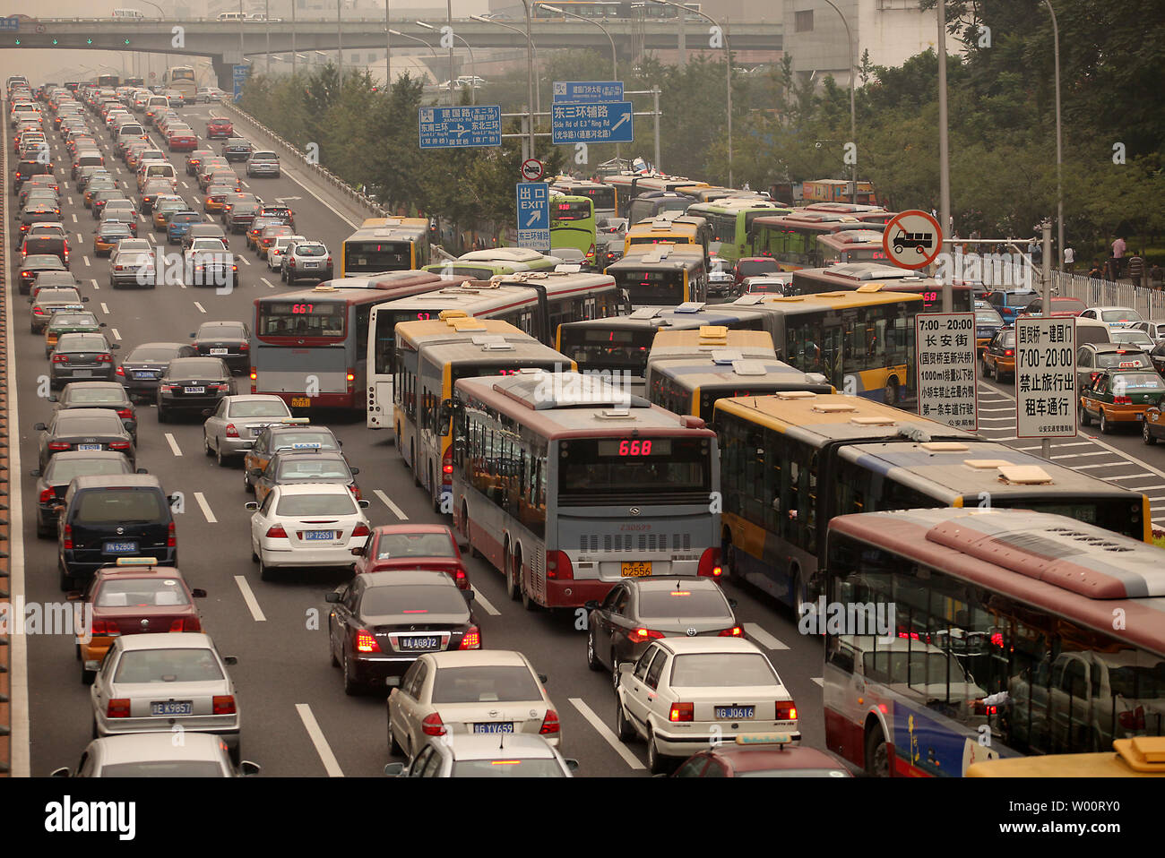 Poor traffic hi-res stock photography and images - Alamy
