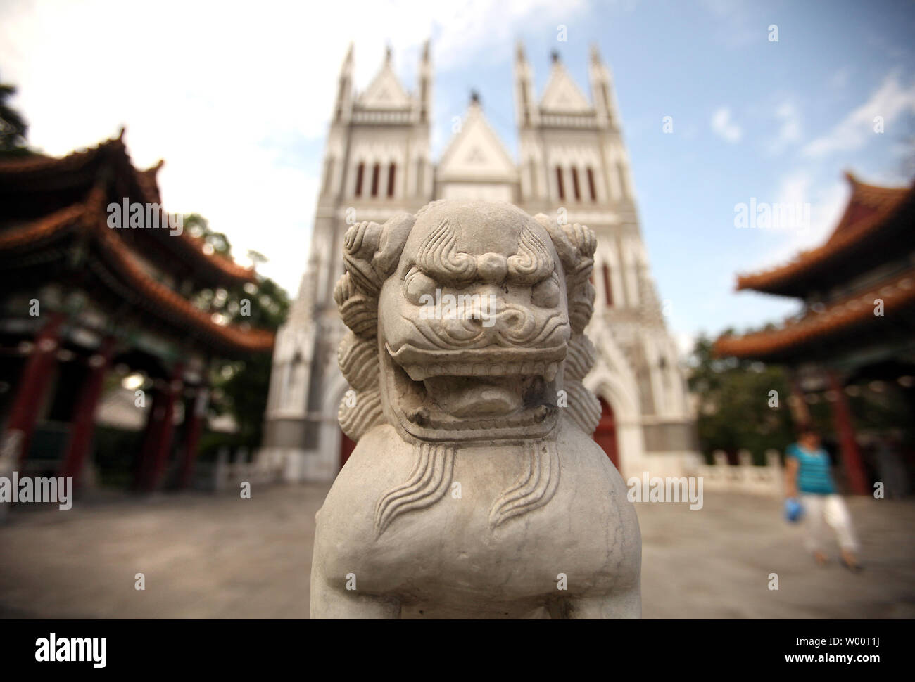 Roman catholicism in china hi-res stock photography and images - Alamy