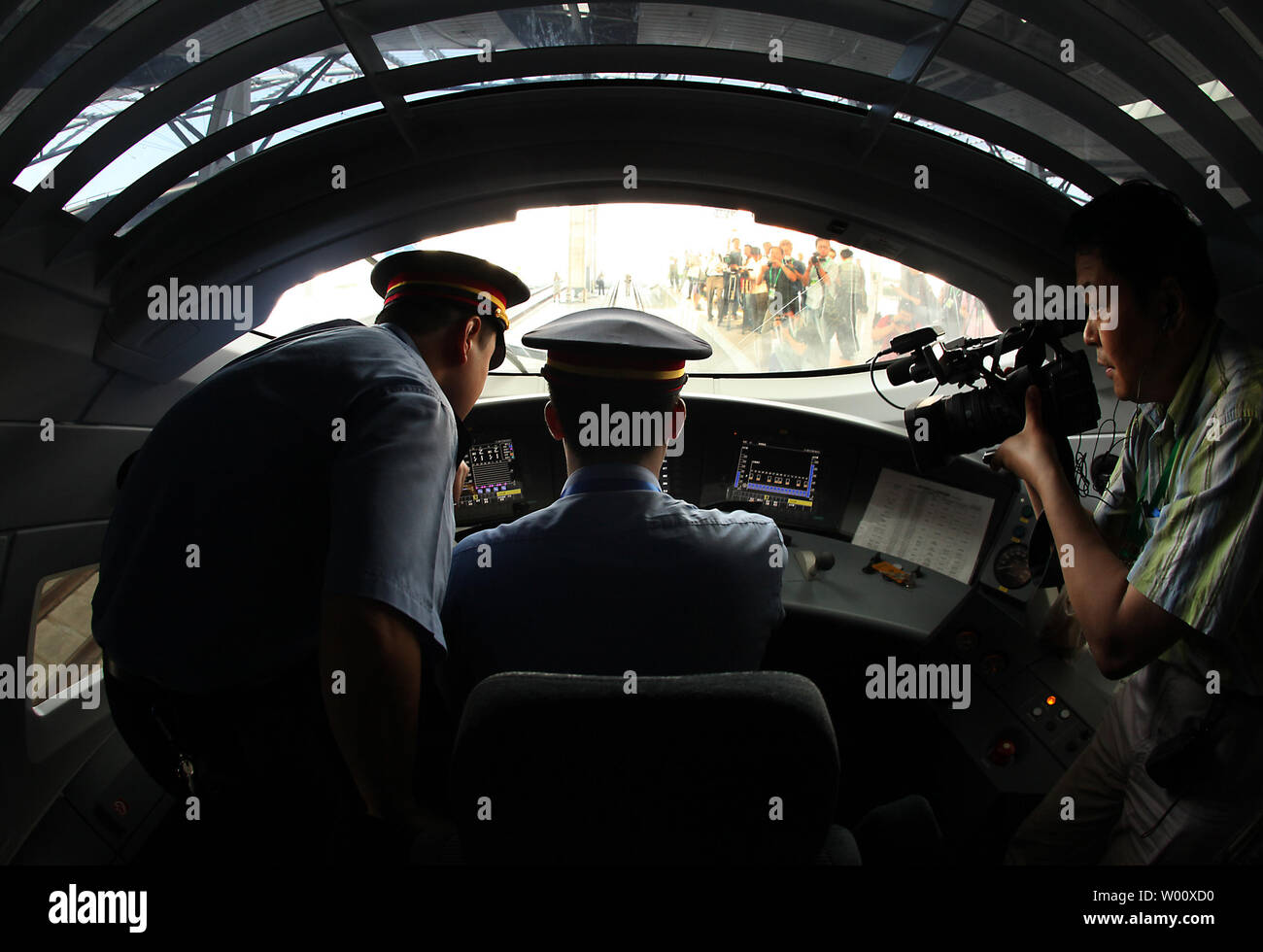 Chinese train conductor hi-res stock photography and images - Alamy