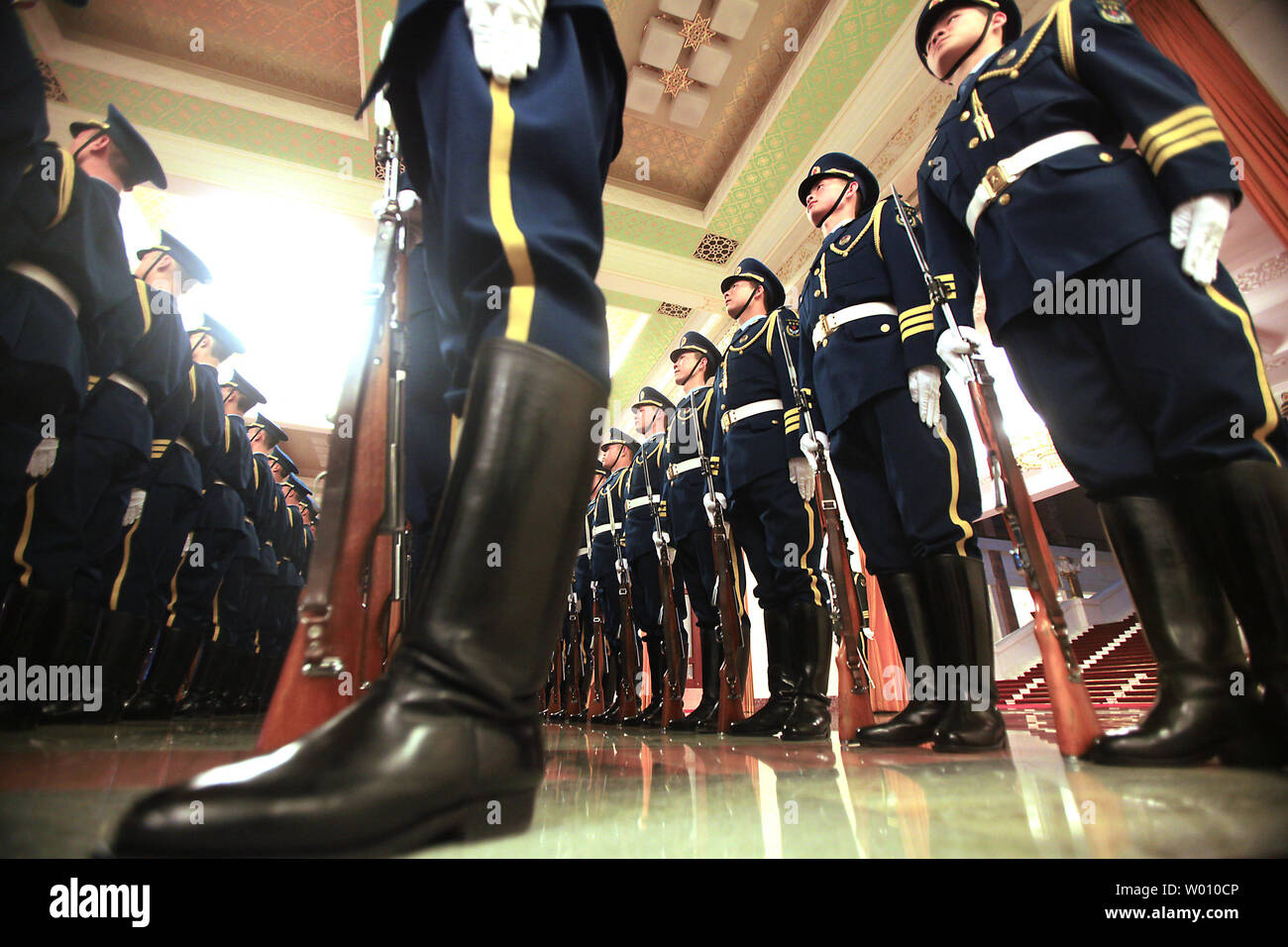 Chinese soldiers stand at attention during a welcoming ceremony in ...