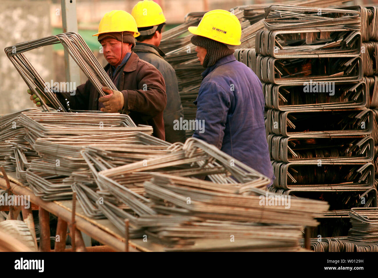 Adding rebar hi-res stock photography and images - Alamy