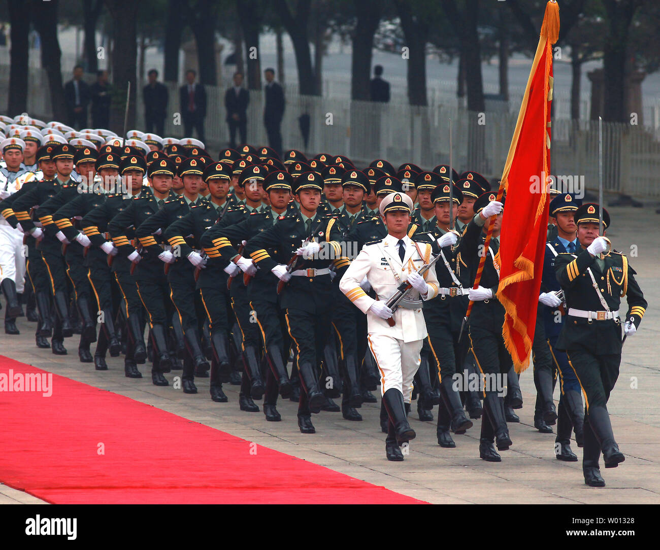 Israeli soldiers in honor guard hi-res stock photography and images - Alamy