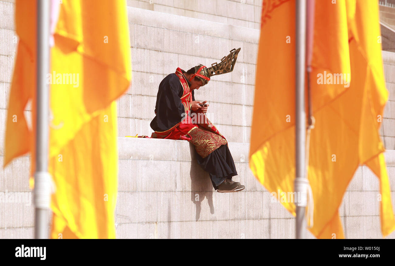 Thousands of Chinese performers, government and business ...