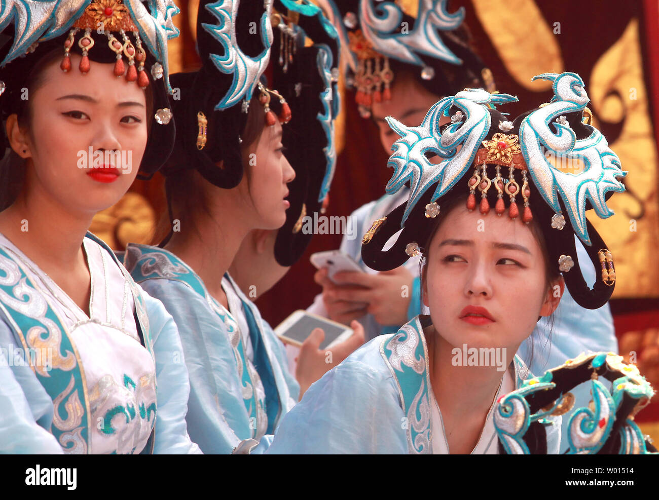 Legendary emperor china hi-res stock photography and images - Alamy