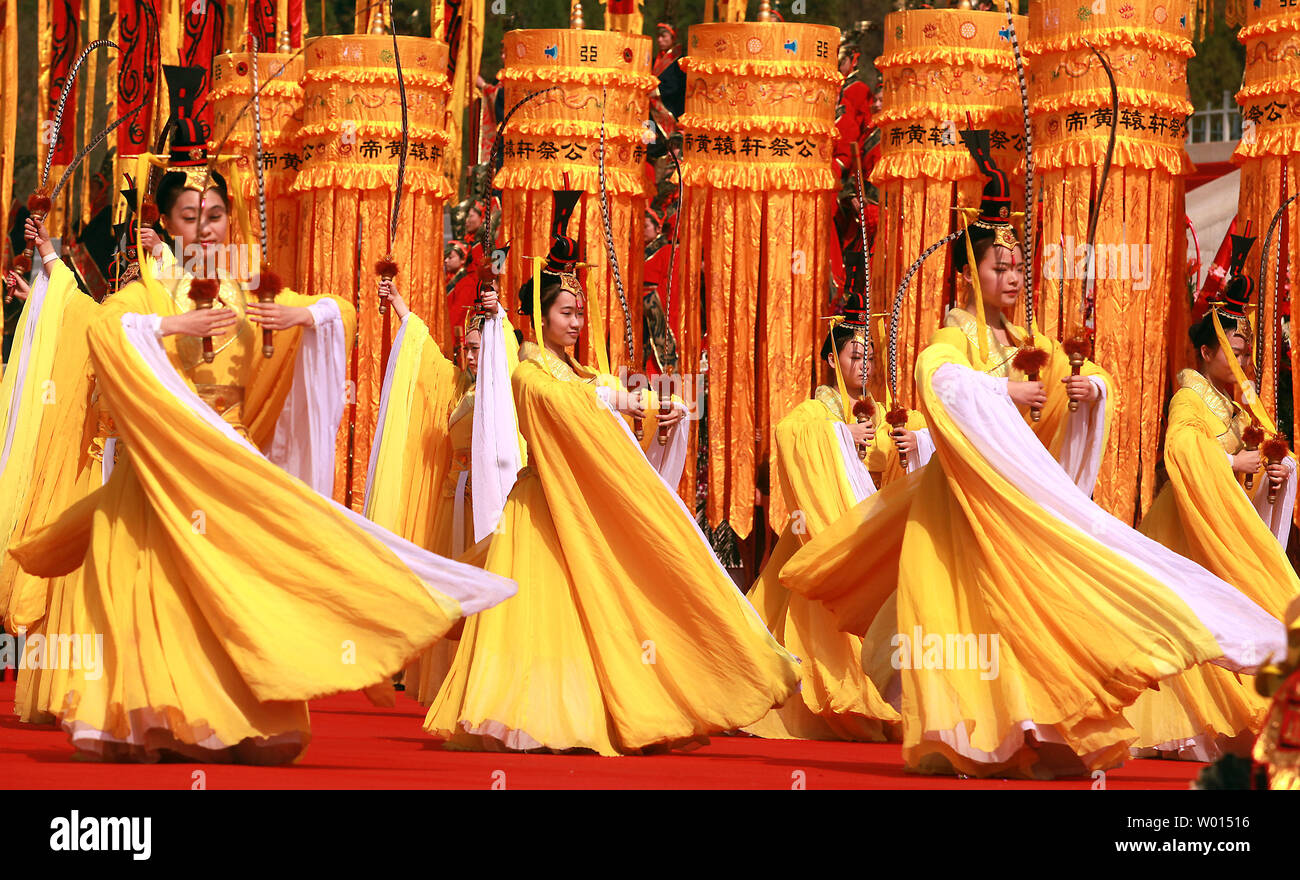 Thousands of Chinese performers, government and business ...