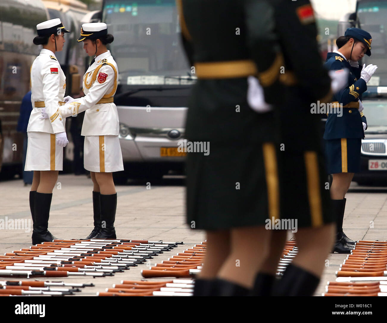 China honor guard training hi-res stock photography and images - Alamy