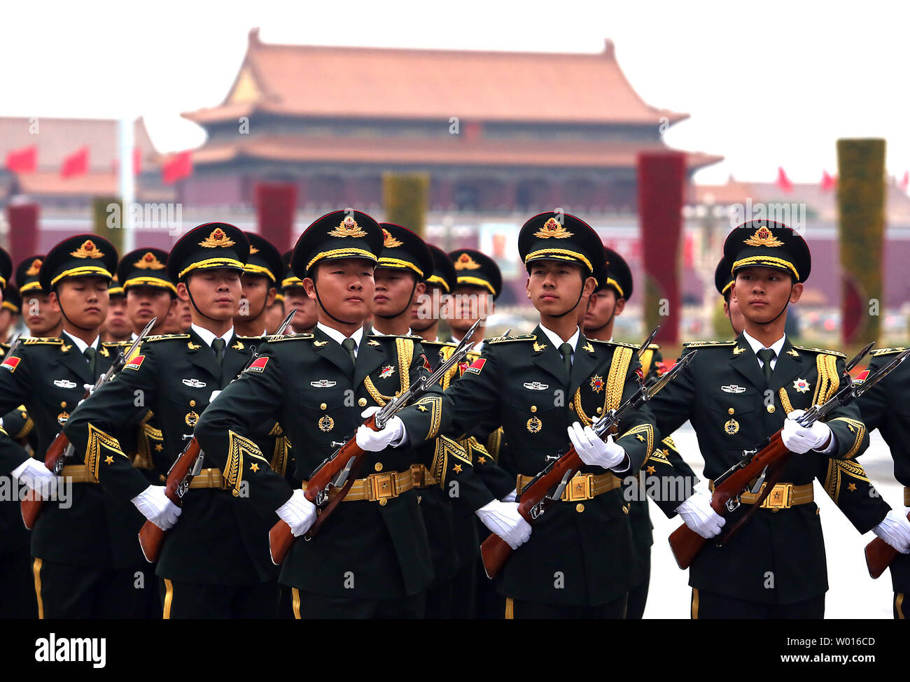 China honor guard training hi-res stock photography and images - Alamy